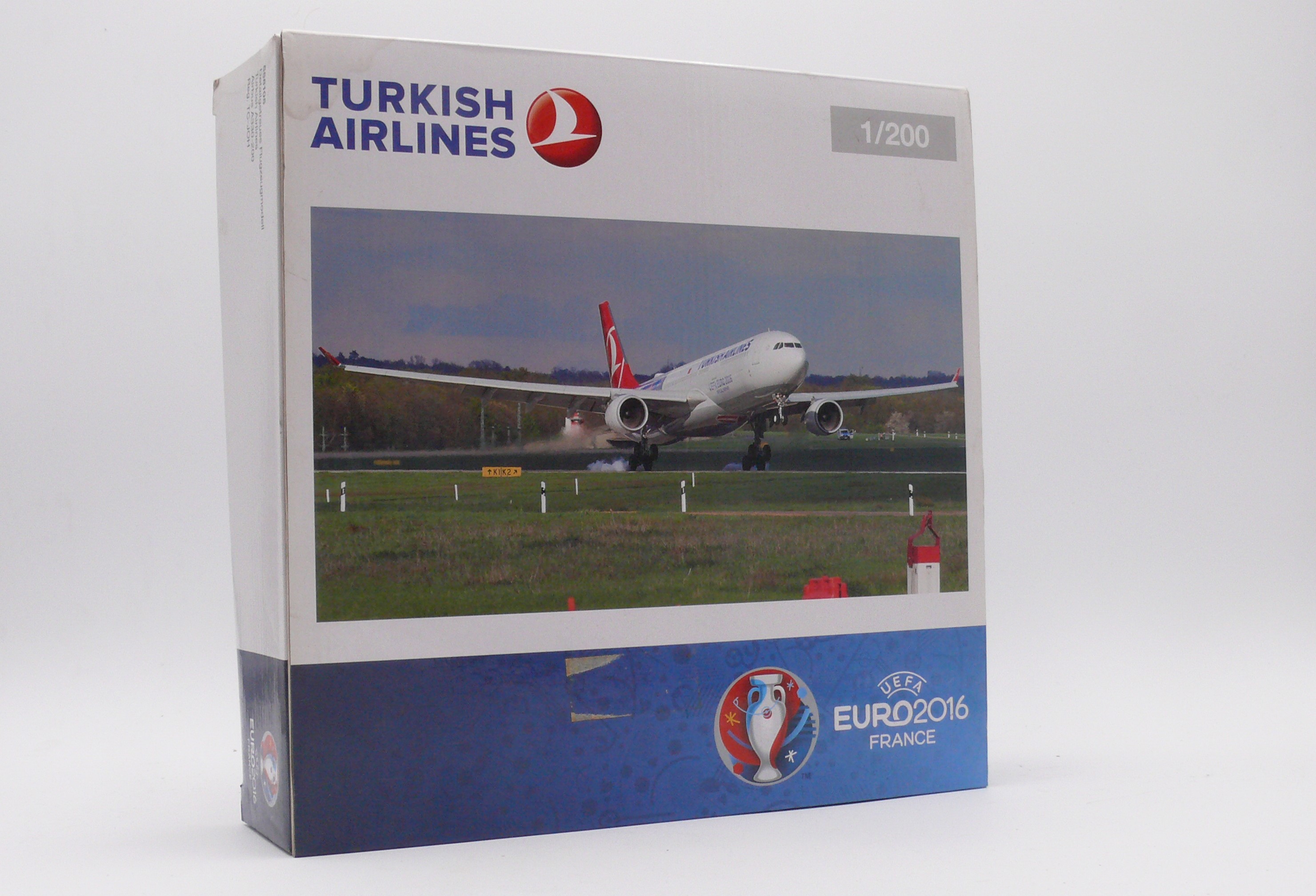 Herpa 558105 Airbus A330-200 Turkish Airlines TC-JOH 1:200 | OSO_2_0000254